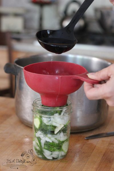 Beautiful Layered Jars of Pickles – Easy No Canning Method! - It's A ...