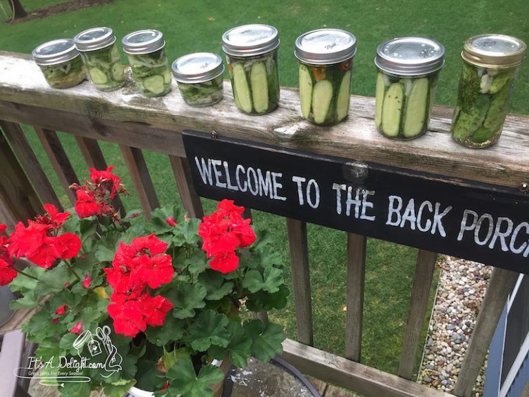 Beautiful Layered Jars of Pickles – Easy No Canning Method! - It's A ...