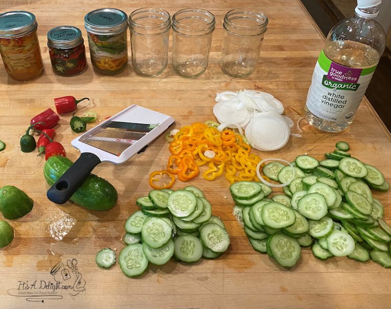 Beautiful Layered Jars of Pickles – Easy No Canning Method! - It's A ...